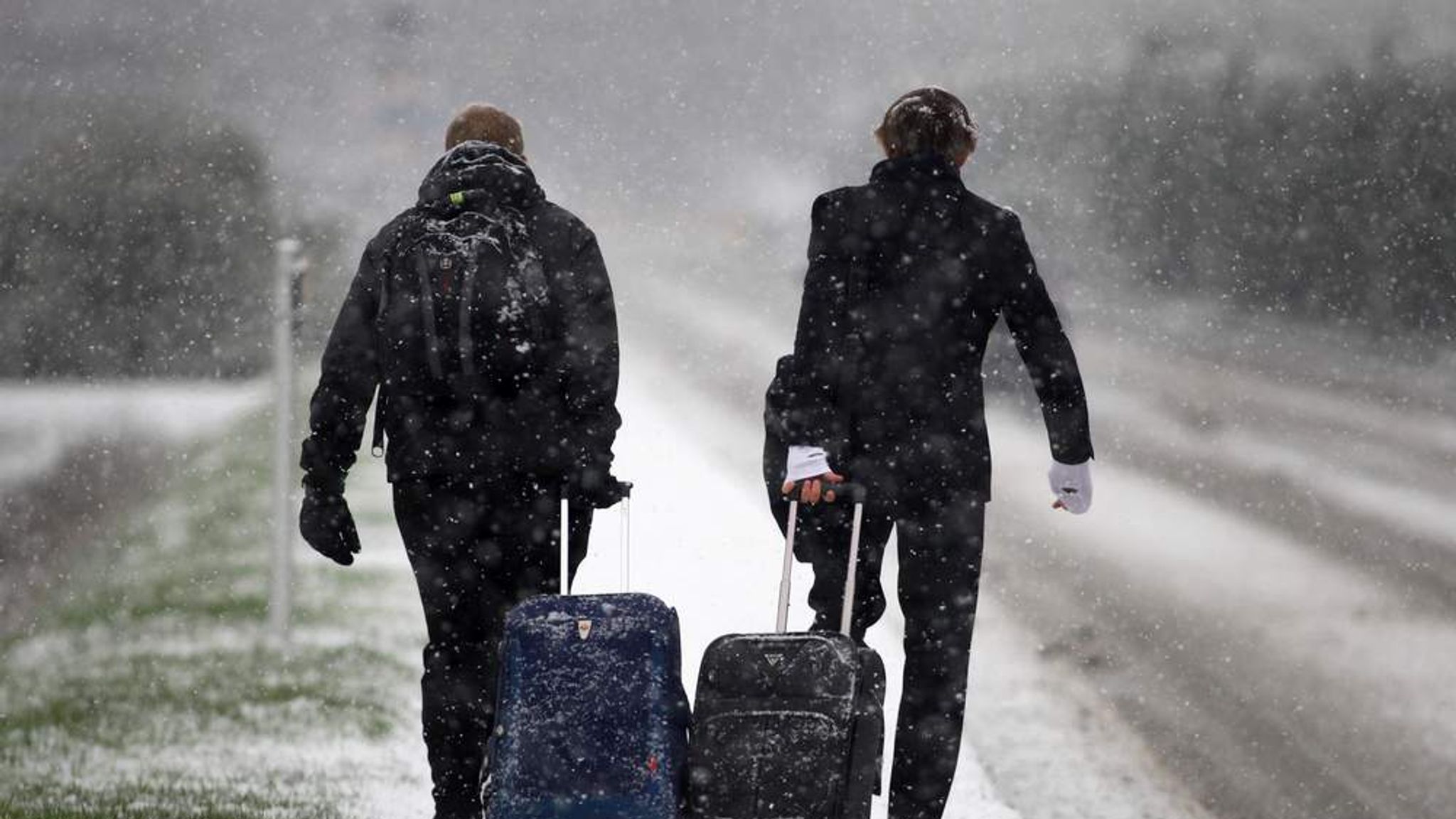 Snow And Ice To Bring Monday Morning Misery | UK News | Sky News