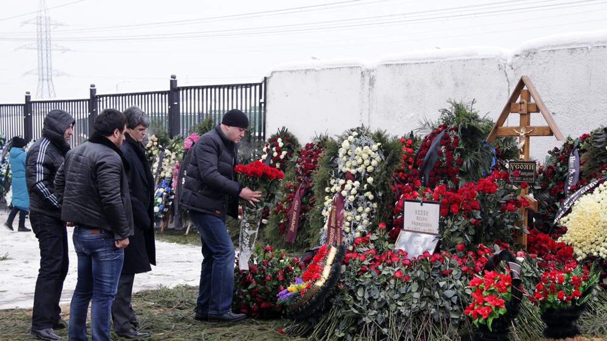 Russian Mafia King Buried In Moscow Ceremony | World News | Sky News