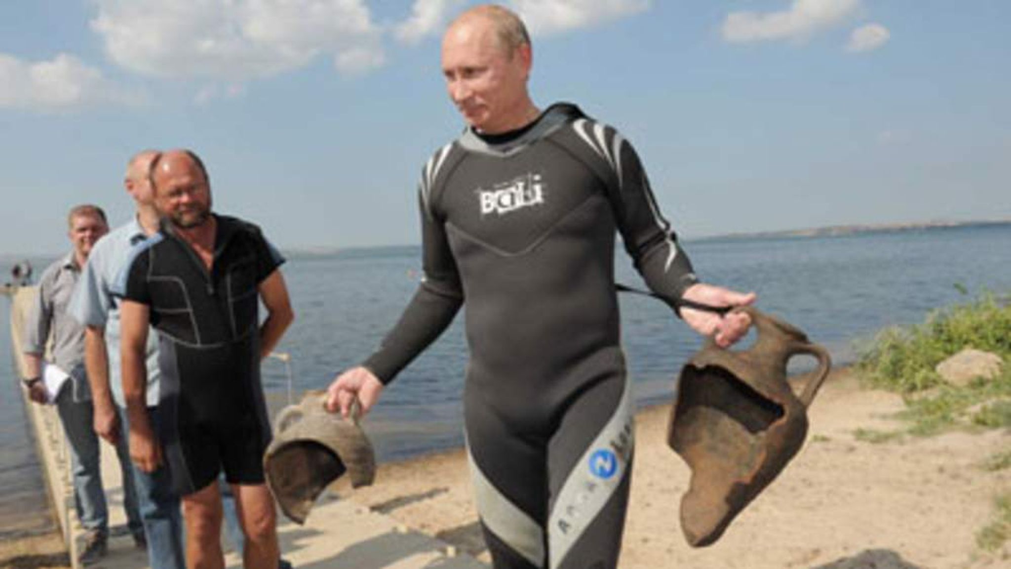 'Action Man' Putin Dives For Sunken Treasure | World News | Sky News