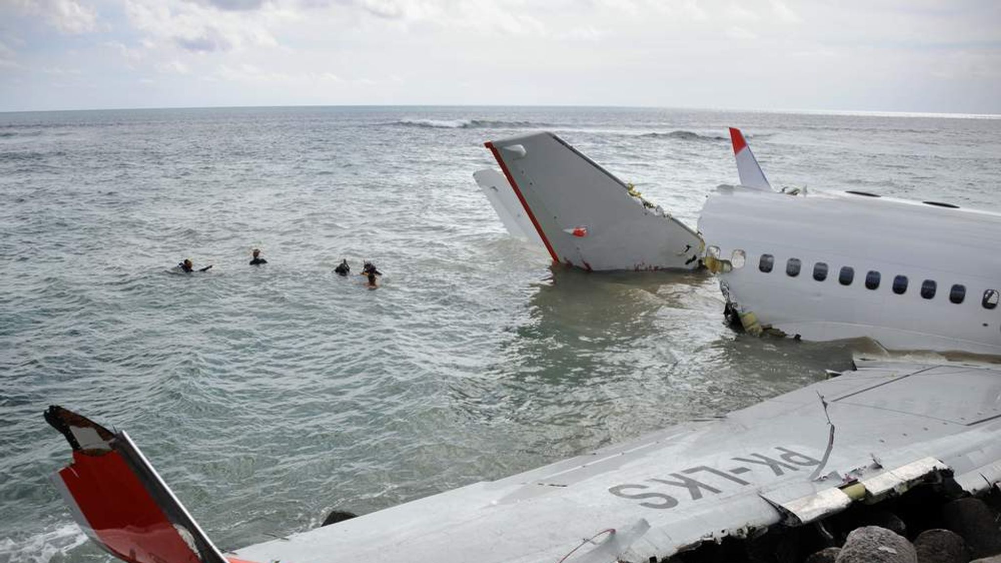 Bali Plane Crash: Surfer Rescued Survivors | World News | Sky News