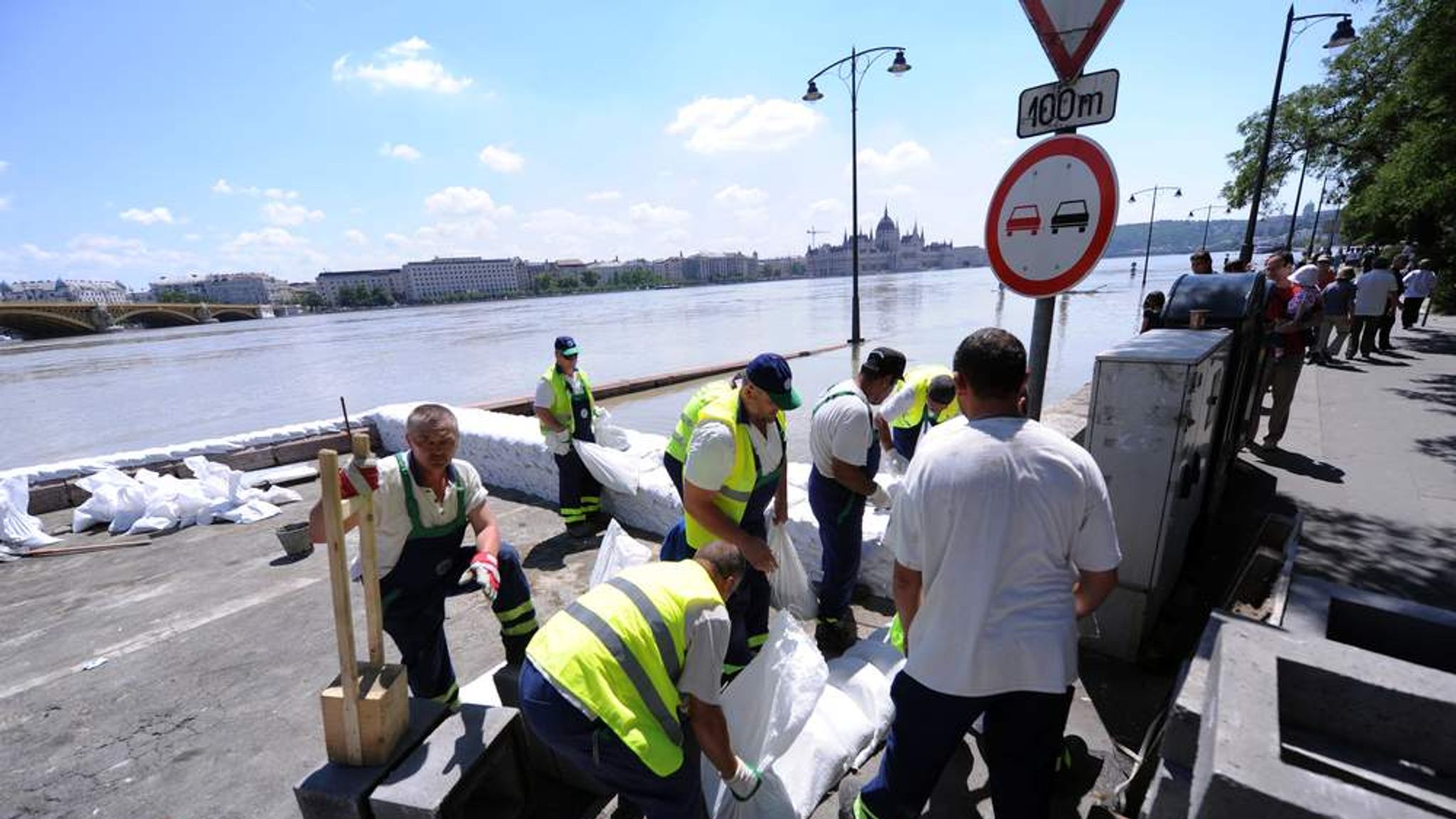 Hungary: Homes Evacuated As Floods Threaten | World News | Sky News