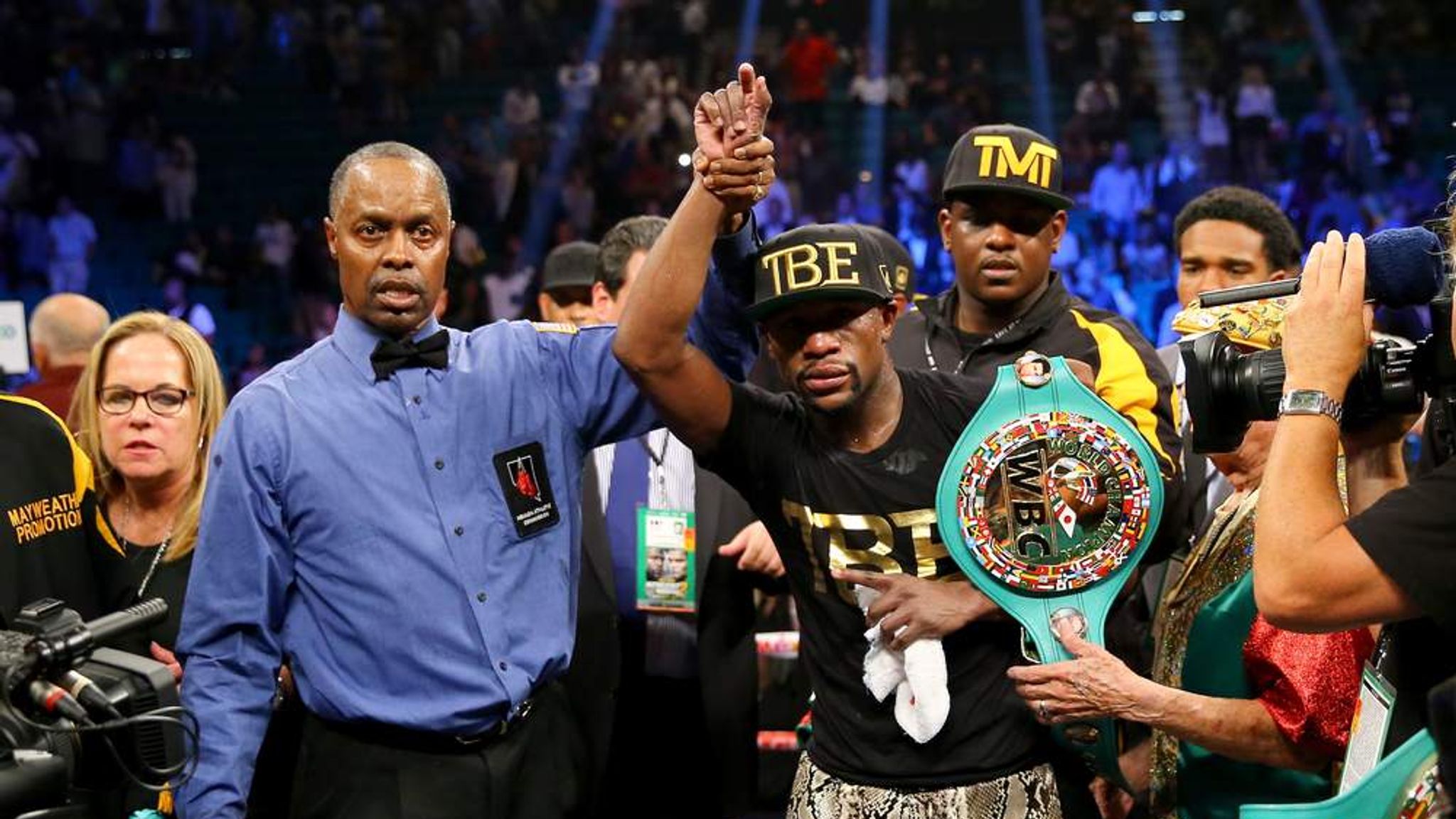 Bayless To Referee Mayweather v Pacquiao | Scoop News | Sky News