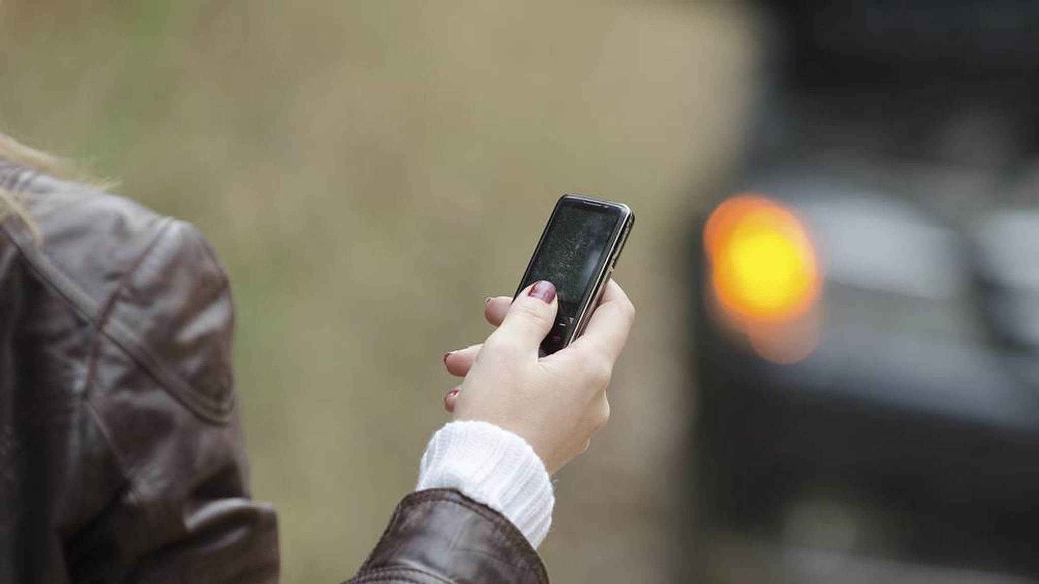 Mobile Phone Contracts 'Fail' Users - Report | Money News | Sky News