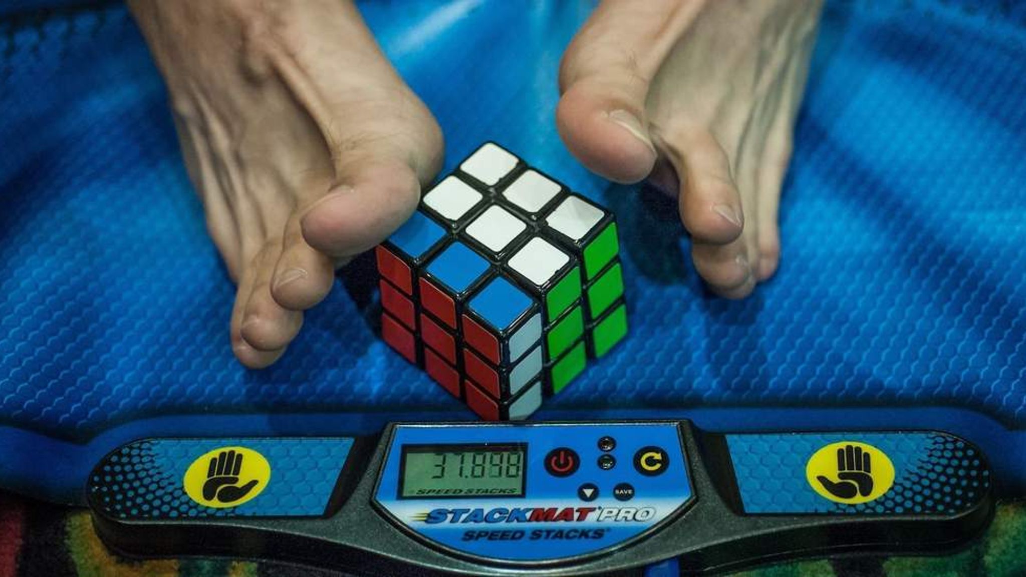 World's Fastest Rubik's Cube King Crowned | World News | Sky News