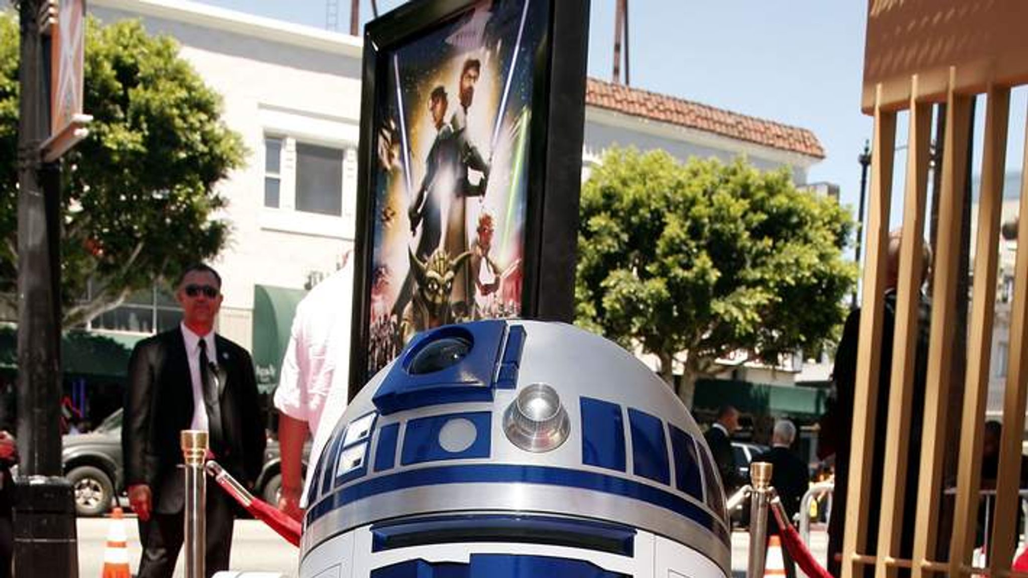 Star Wars R2-D2 Actor Kenny Baker Dies Aged 81 After Long Illness ...