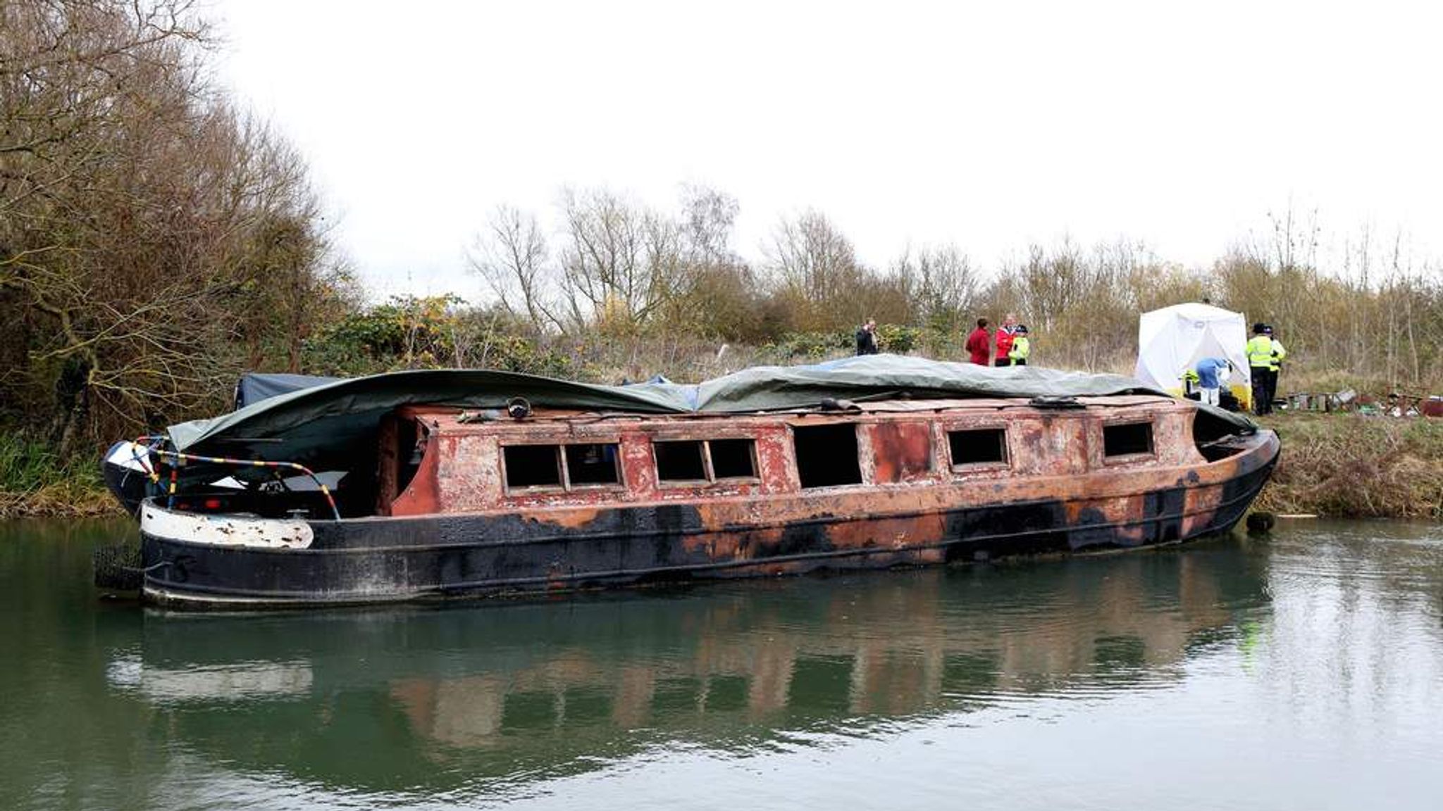 Houseboat Fire: 'Human Bones' Found In Oxford | UK News | Sky News
