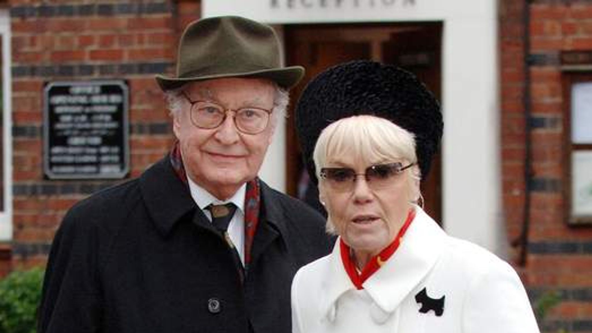 Frank Thornton: Are You Being Served? Actor Dies | Ents & Arts News ...