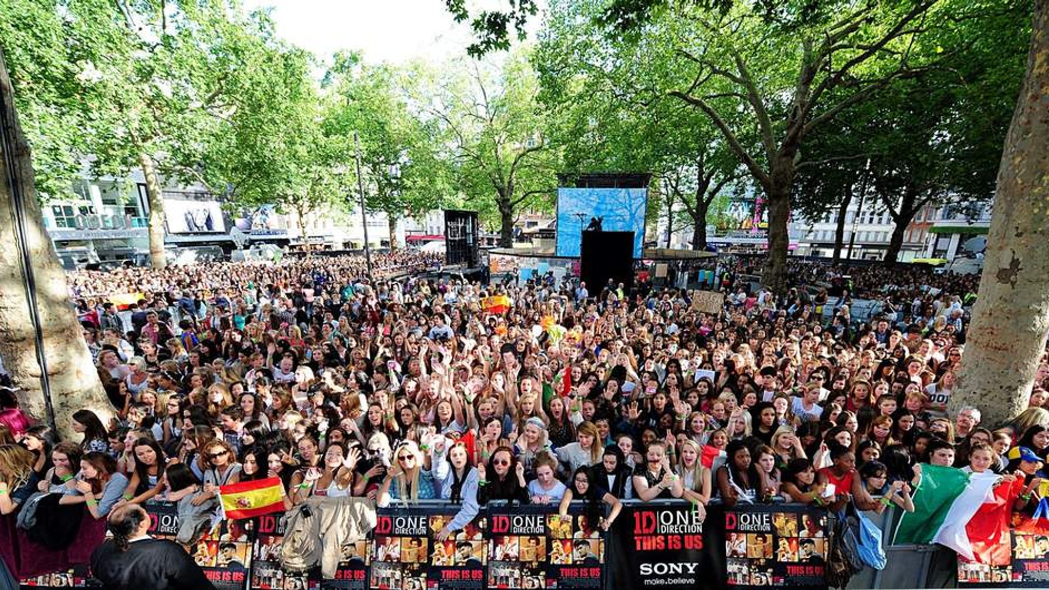 One Direction Fans Go Wild For Film Premiere | Ents & Arts News | Sky News