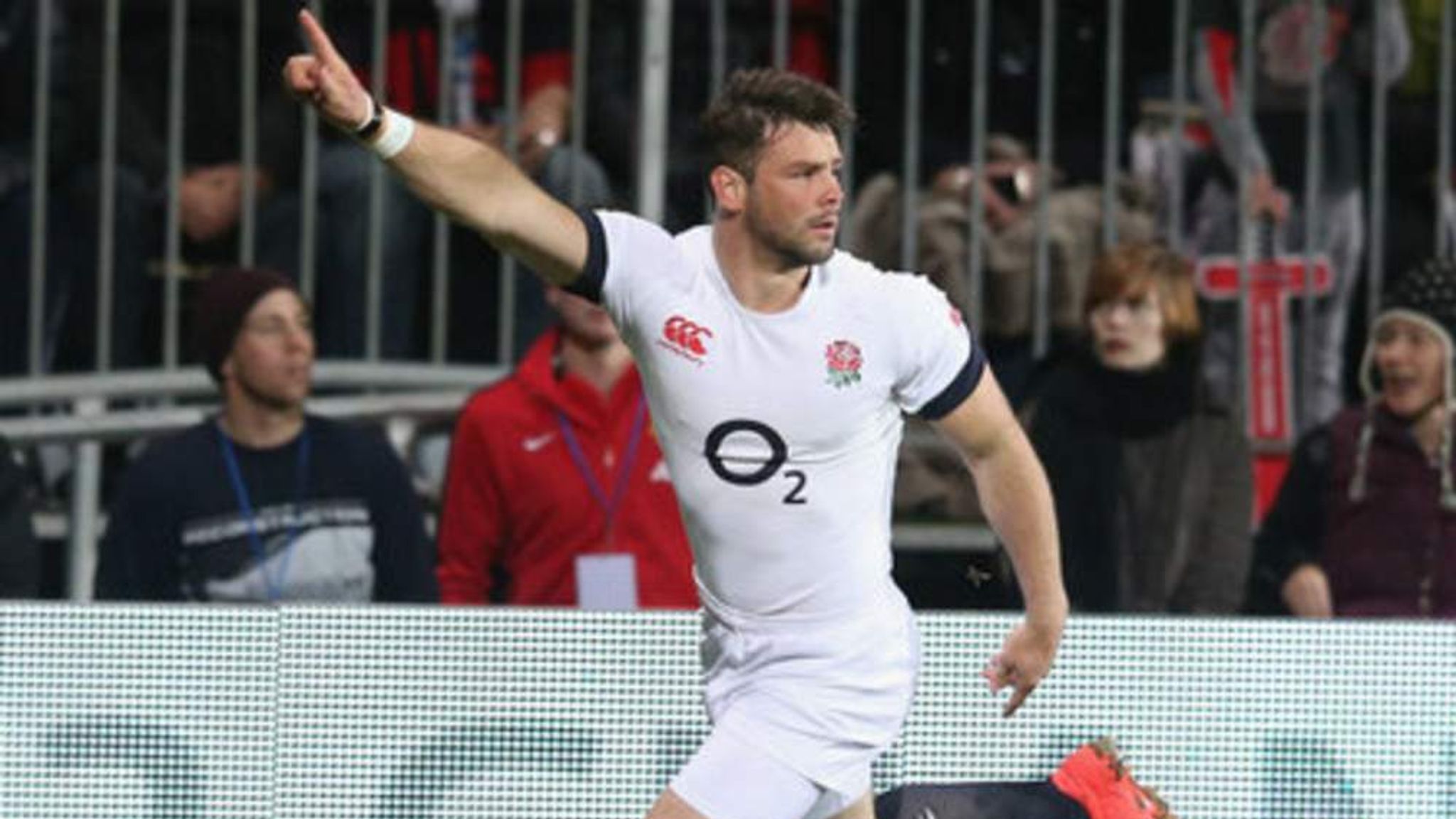 England Hit Crusaders For Six | Scoop News | Sky News