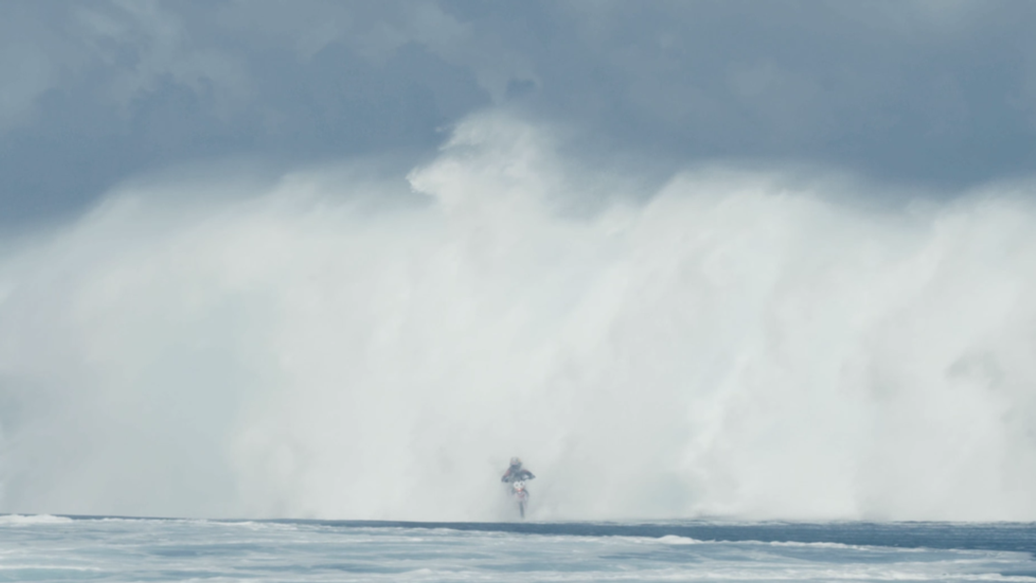 Stuntman's 'Near-Death' Motorbike Wave Ride | World News | Sky News