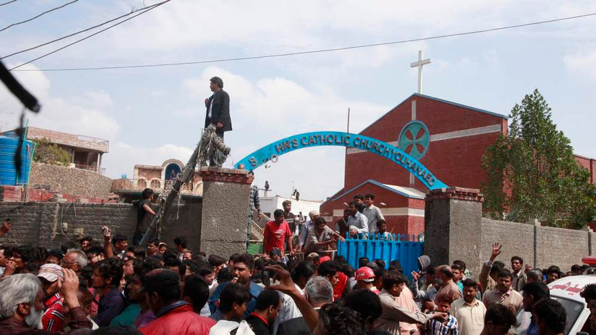 Pakistan: 14 Killed As Two Churches Bombed | World News | Sky News