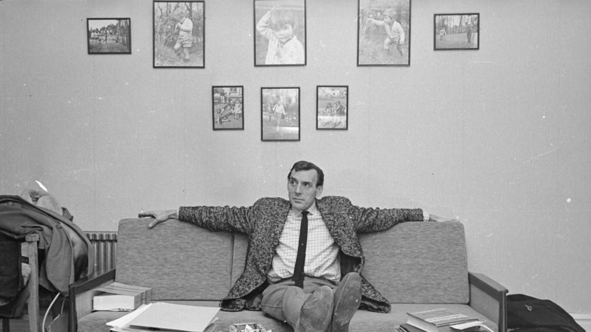 Comic Actor Eric Sykes Has Died | Ents & Arts News | Sky News