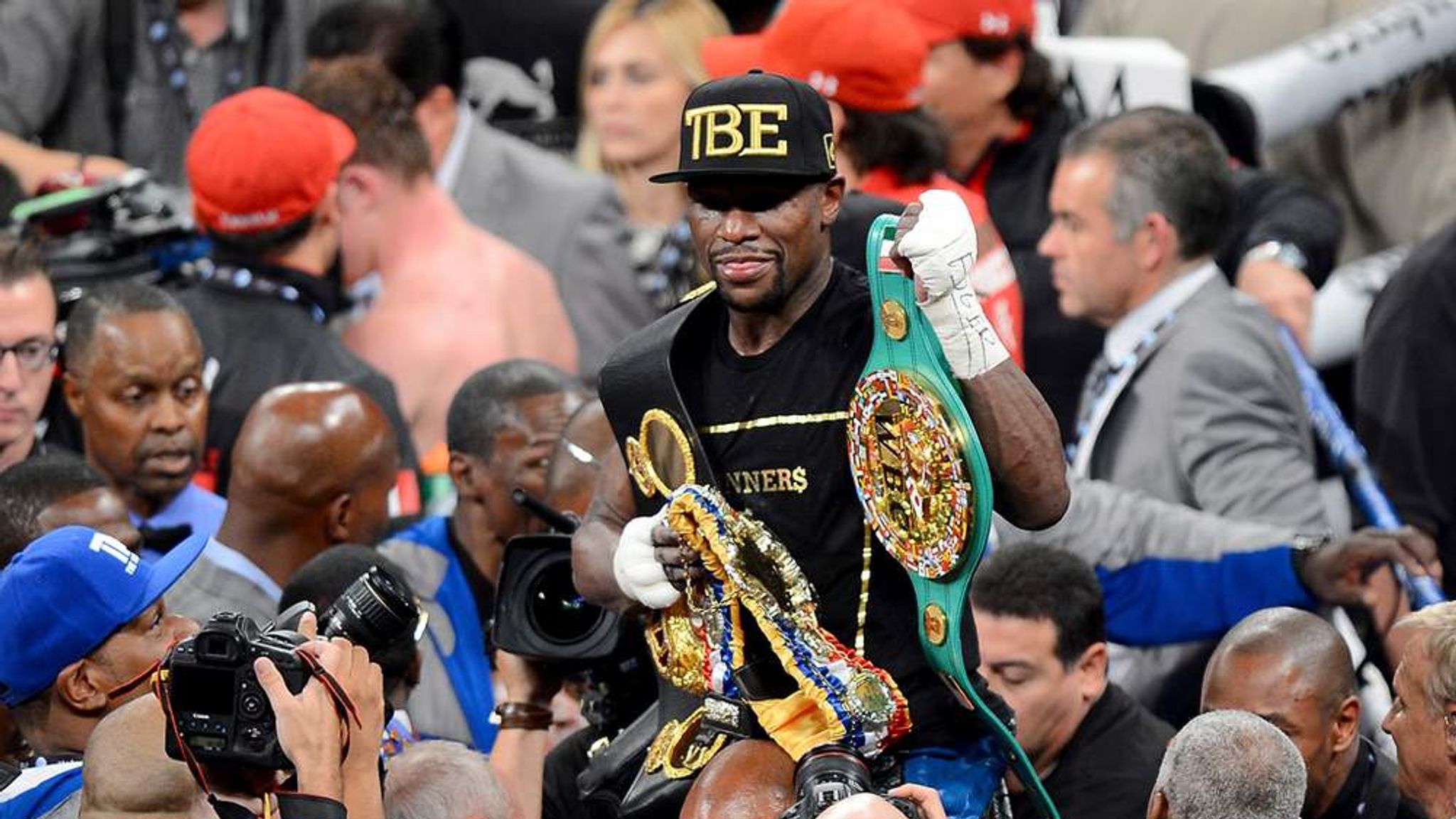 Undefeated Mayweather Dominates Alvarez | Scoop News | Sky News