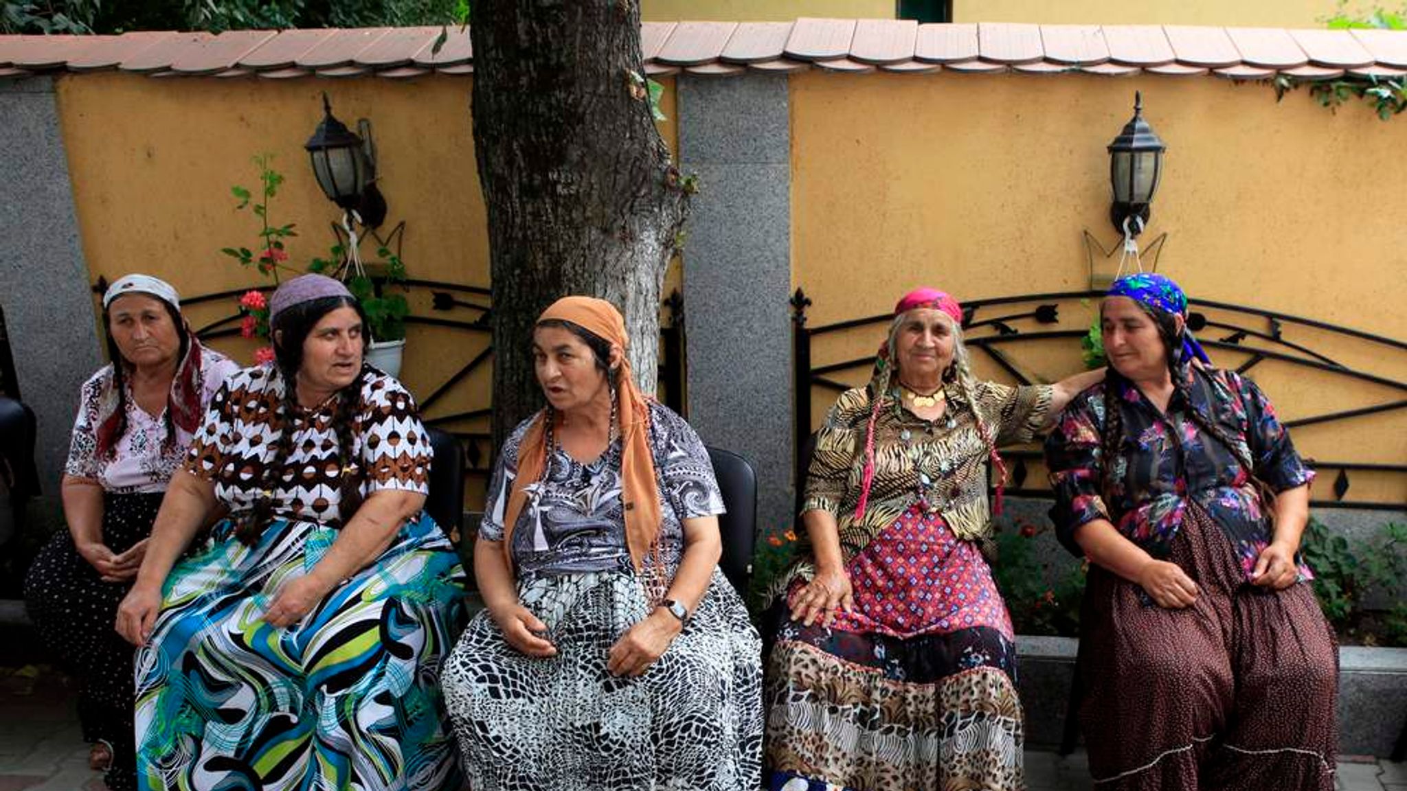 Gypsy King Cioaba's Funeral Takes Place | World News | Sky News