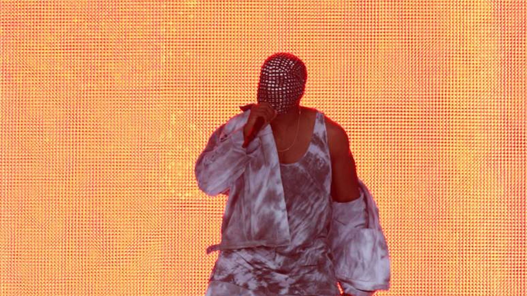 Kanye West Booed At Wireless Music Festival | Ents & Arts News | Sky News