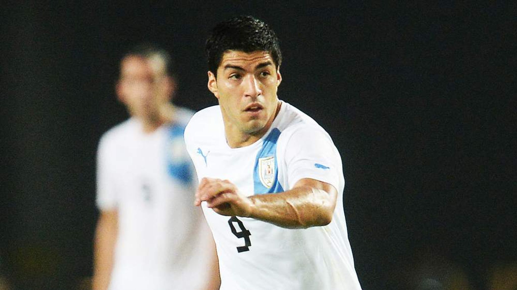 Suarez Trains After Apology | Scoop News | Sky News