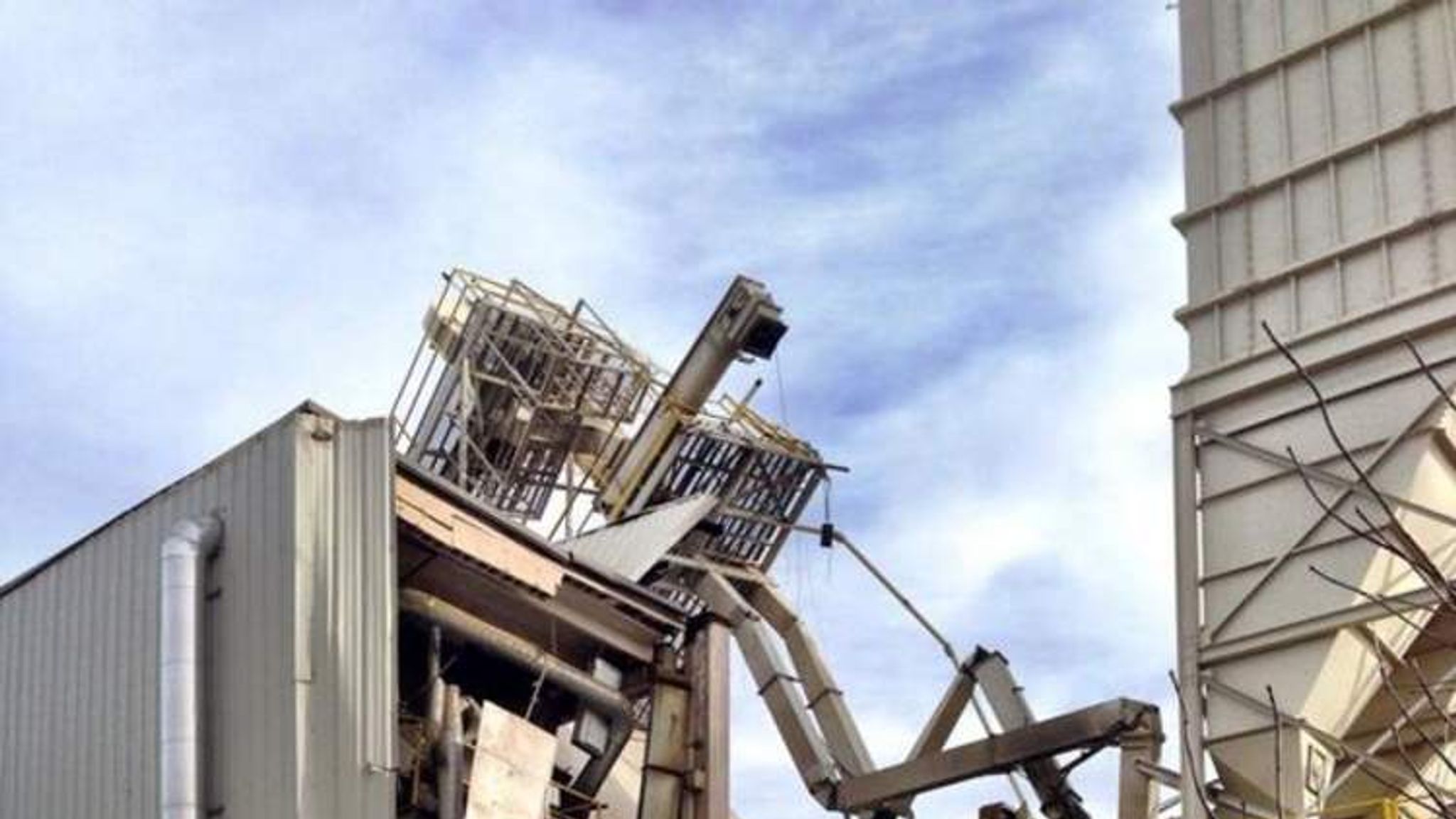 Omaha Plant Collapse: 'Two Workers Killed' | US News | Sky News