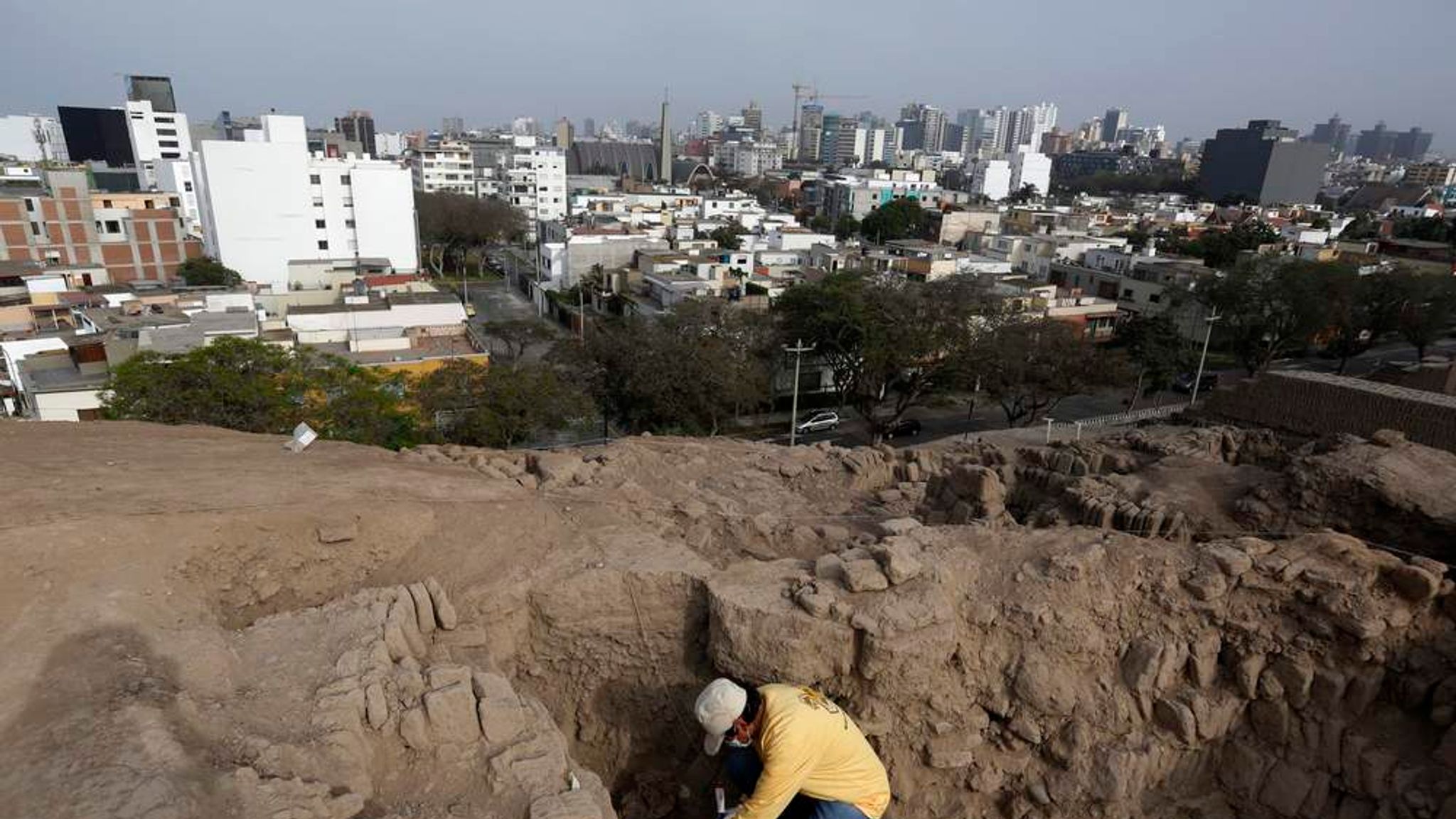 Pre-Inca Mummies Uncovered In Peru Dig | World News | Sky News