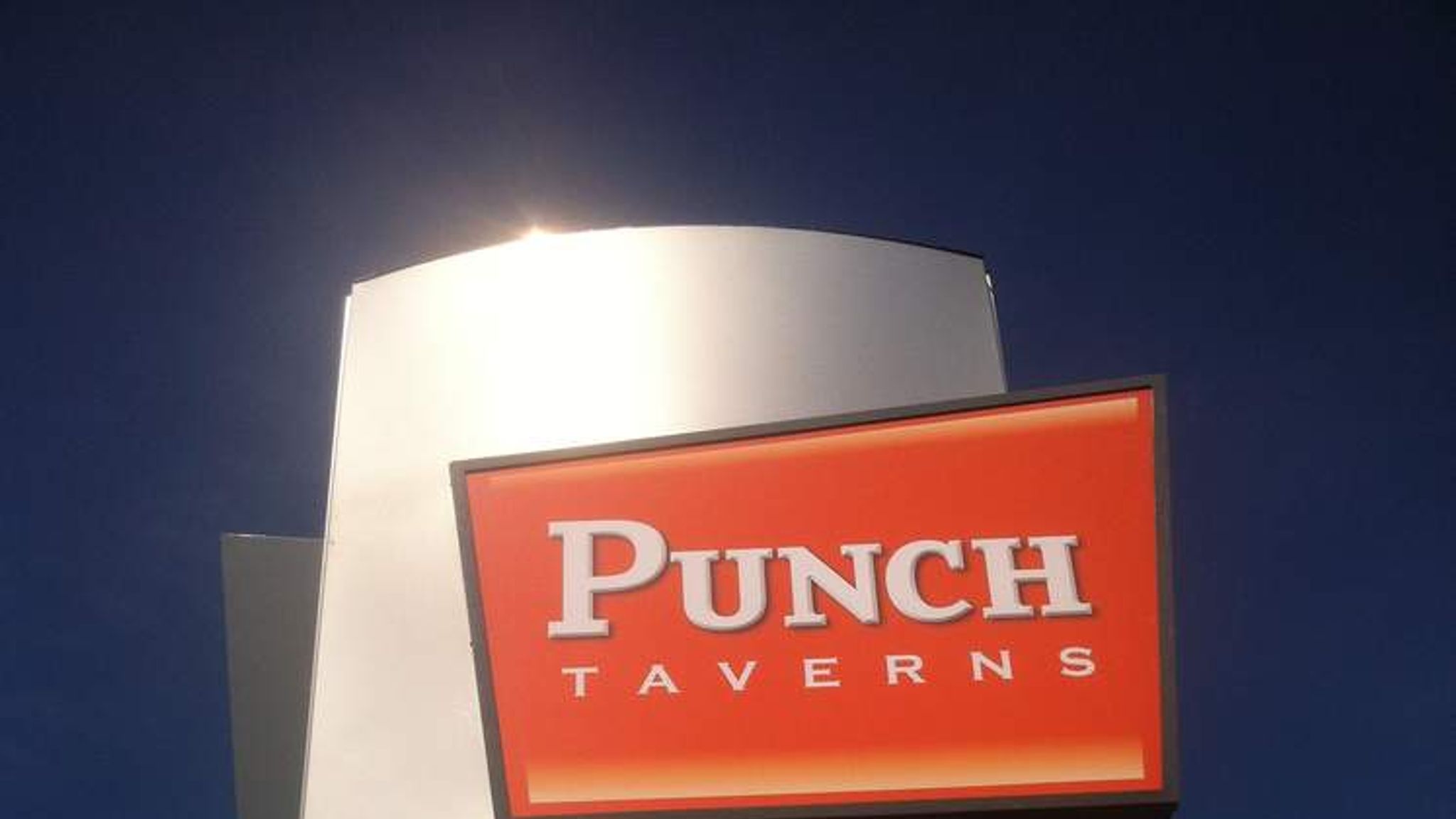 Heineken and Punch founder in takeover battle for British pubs giant ...