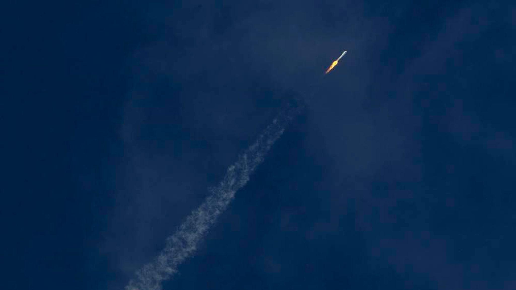 US Launches Top Secret Mini-Shuttle Into Space | US News | Sky News