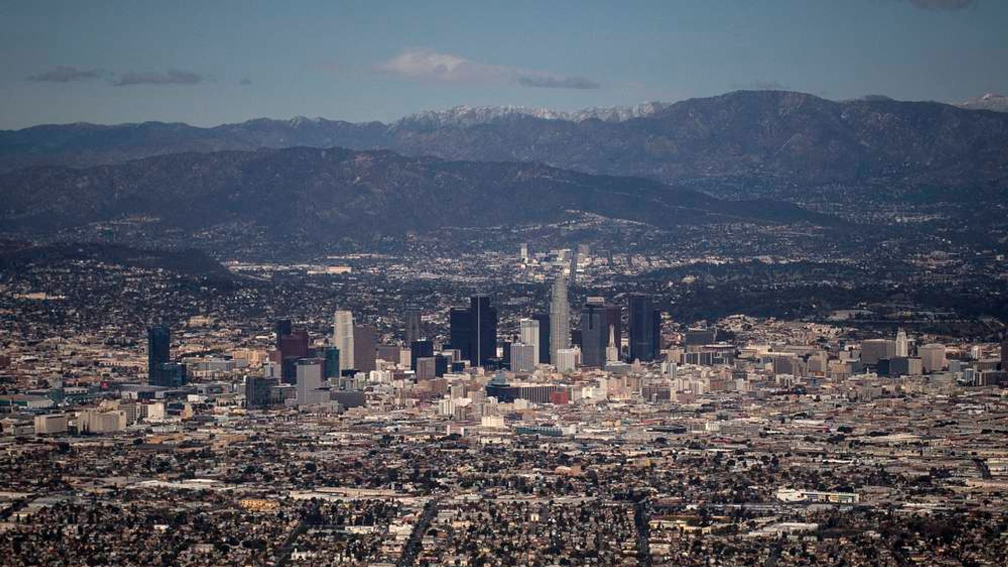 Earthquake Rolls Across Los Angeles | US News | Sky News