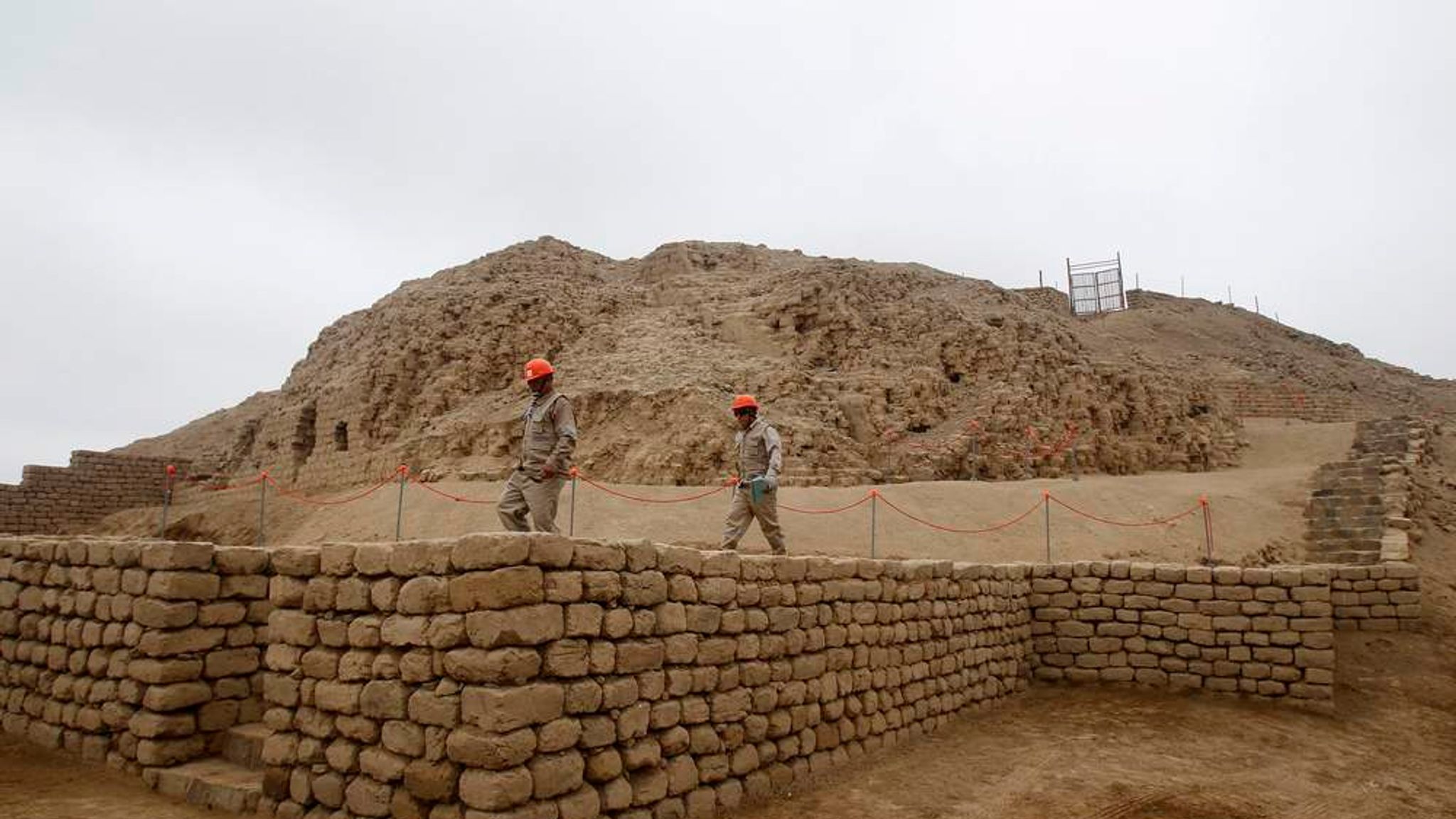 Ancient Tomb Of Wari Women Found In Peru | World News | Sky News