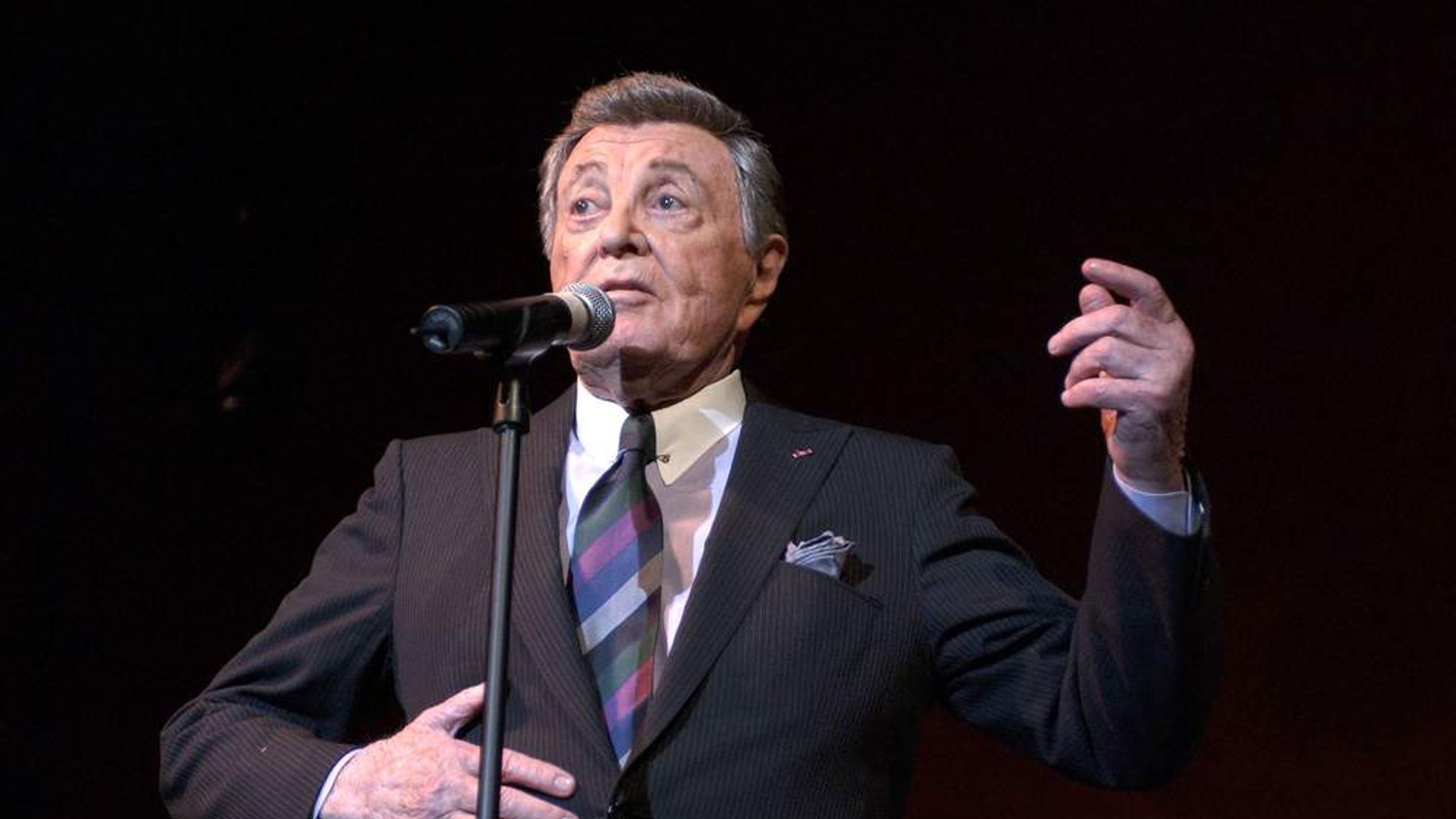 US Singer Tony Martin Dies Aged 98 | Ents & Arts News | Sky News