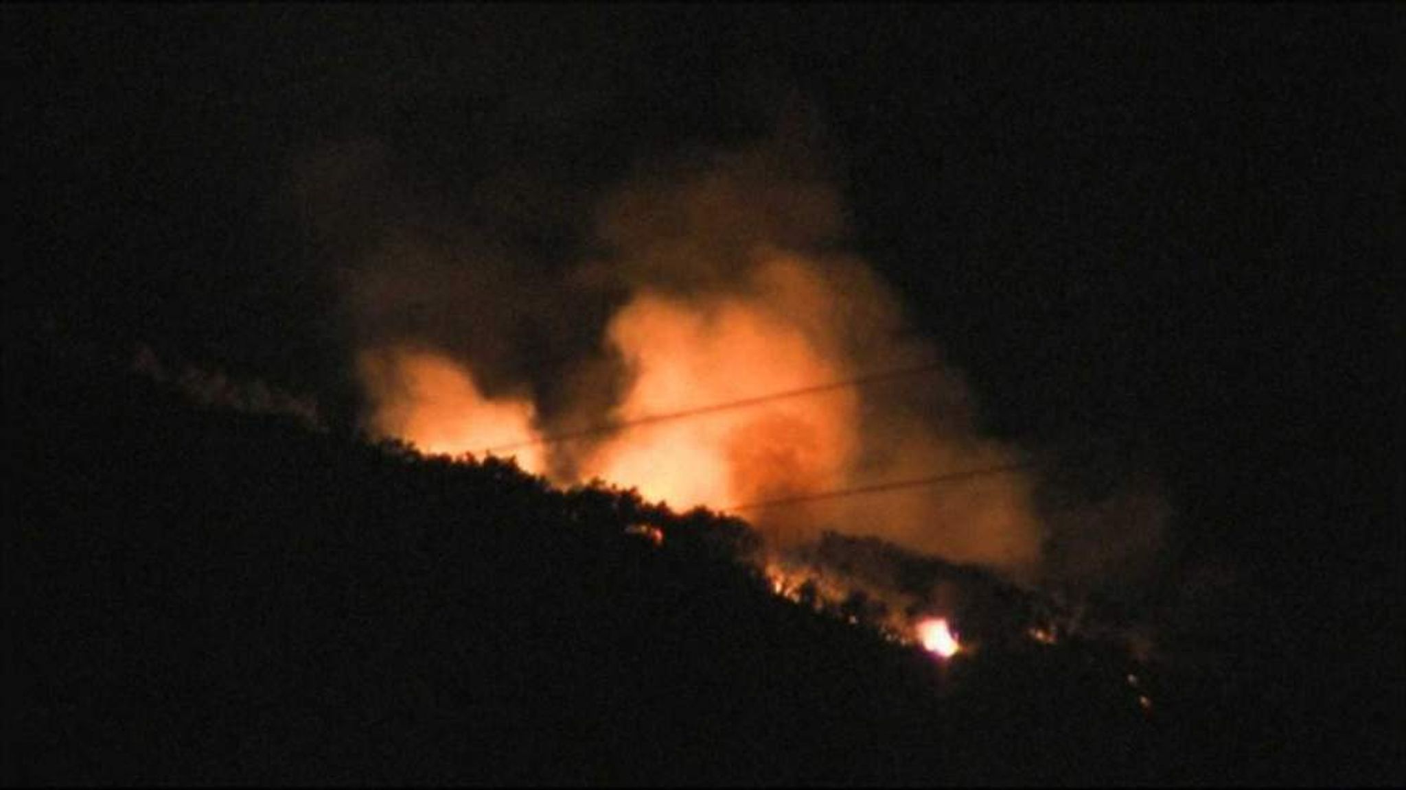 Utah Wildfire Threatens Hundreds Of Homes | US News | Sky News