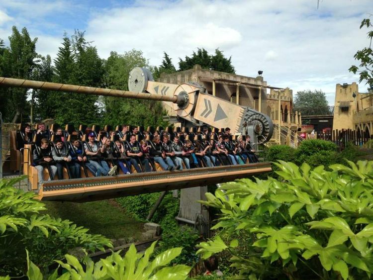 Chessington: Dozens Rescued After Ride Jams