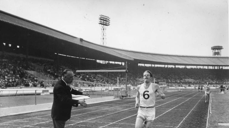 Sir Chris Chataway: GB Athlete Dies Aged 82 | UK News | Sky News