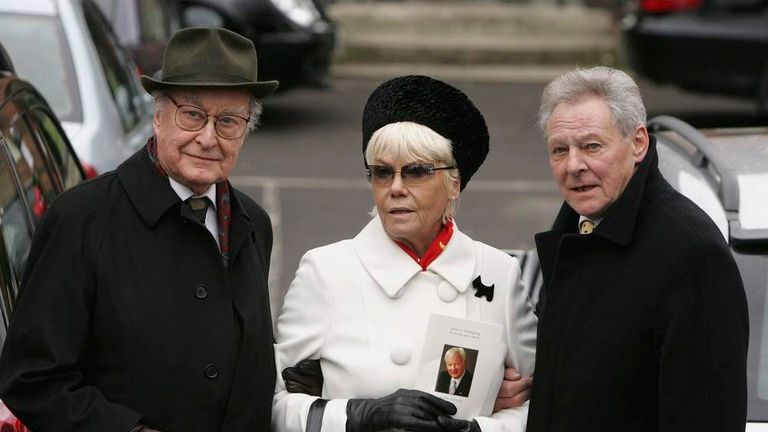 Frank Thornton: Are You Being Served? Actor Dies | Ents & Arts News ...