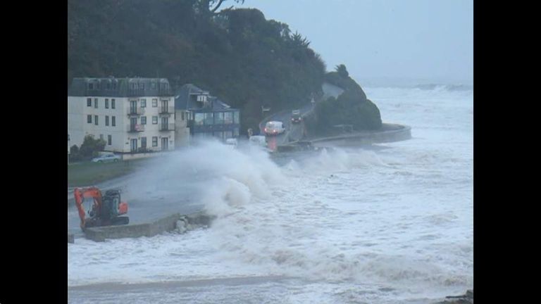 Residents Fight To Keep Somerset Floods At Bay | UK News | Sky News