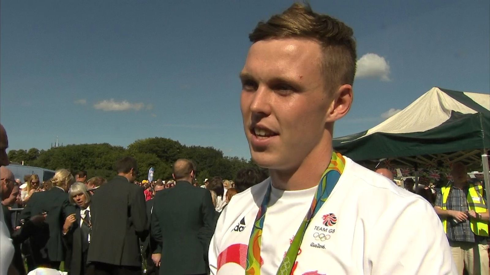 Homecoming Parade For Olympic Canoe Champion | Scoop News | Sky News