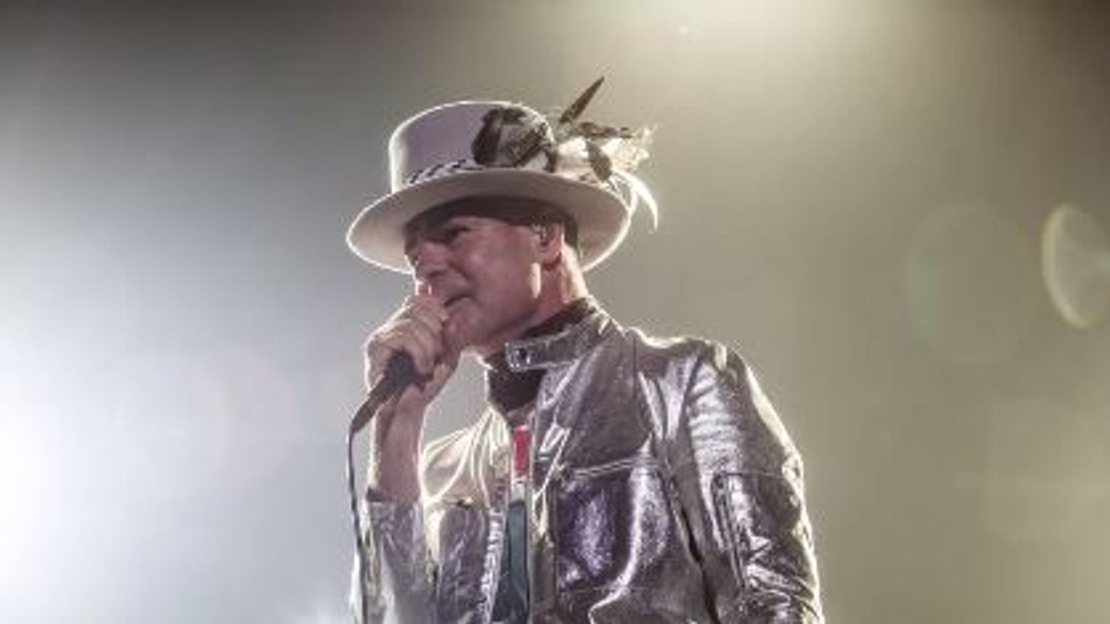 Dying Tragically Hip Singer Downie Bids Farewell At Hometown Gig | Ents ...