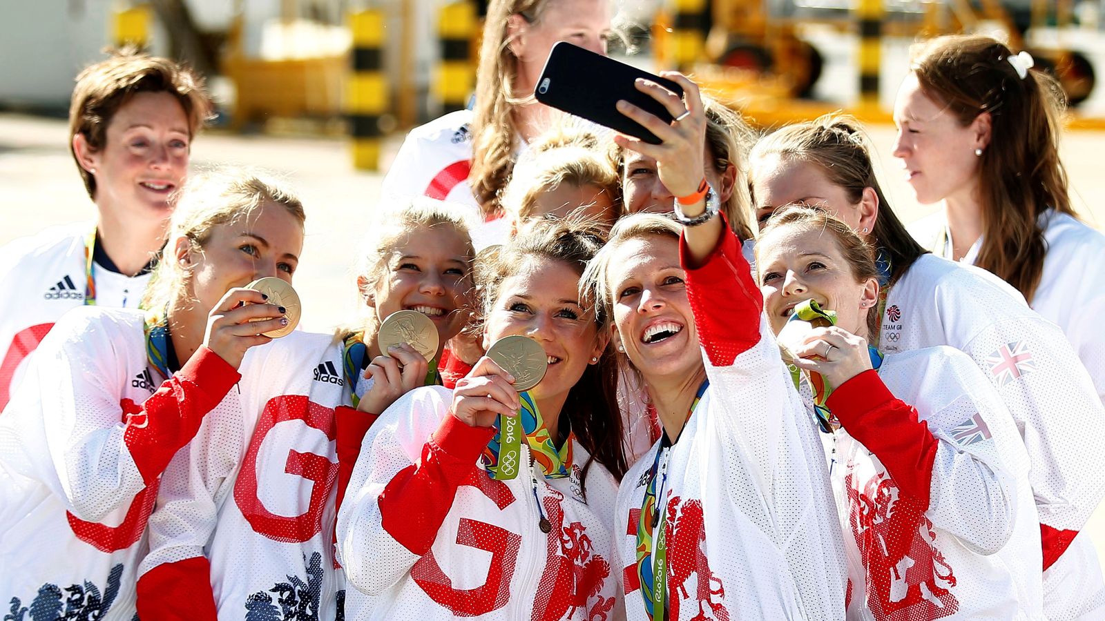 Team GB Bask In Heroes' Welcome As They Arrive Home From Rio | World ...