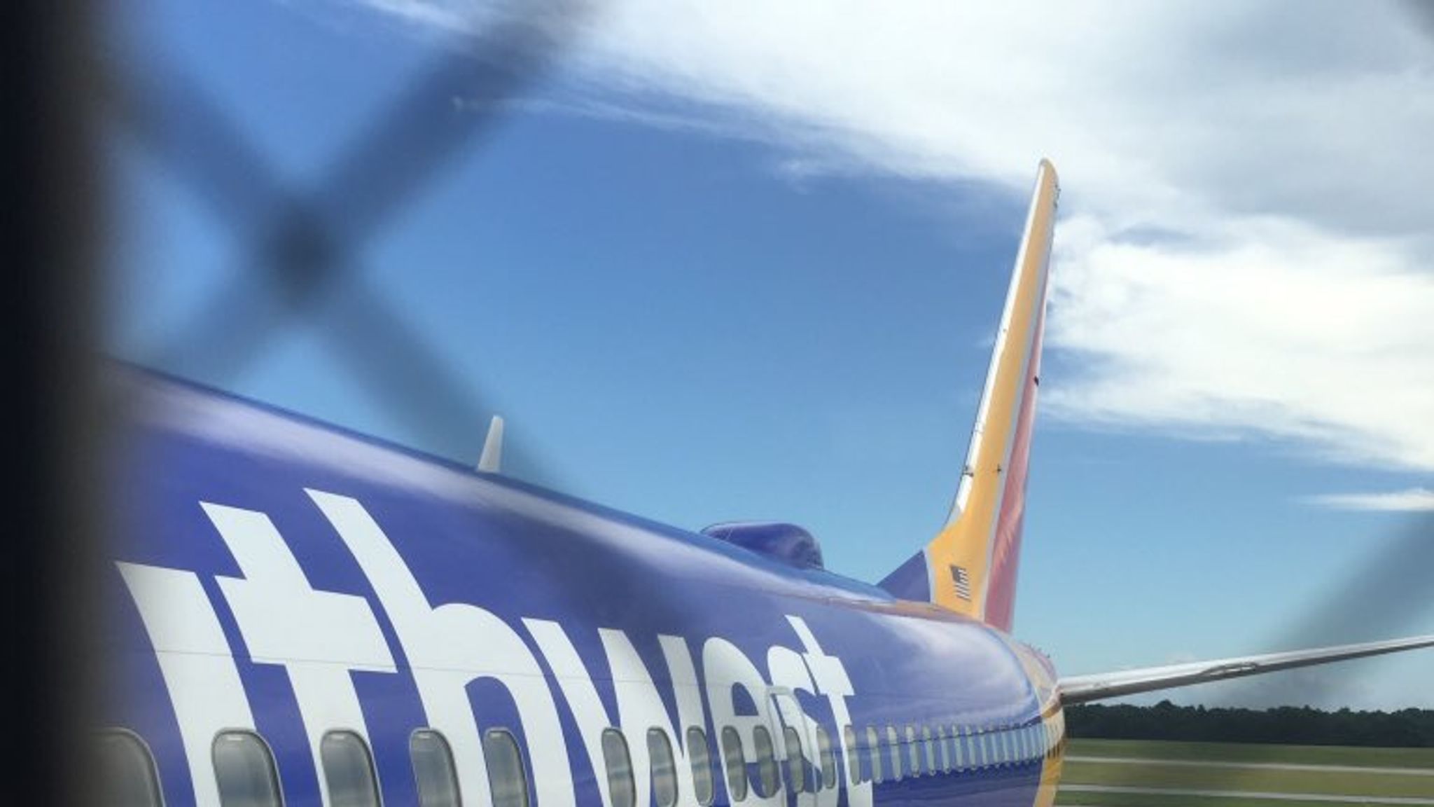 Passengers' Terror As US Plane Engine Falls Apart | World News | Sky News