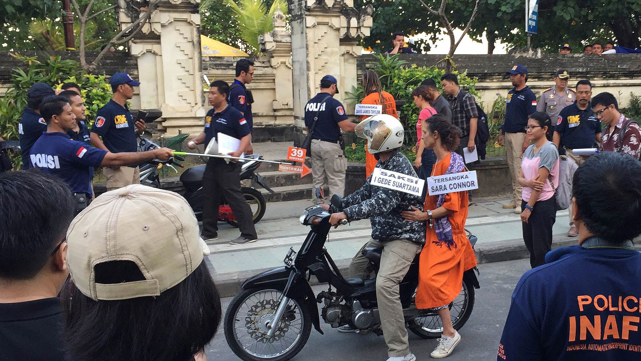 Brit Murder Suspect And Girlfriend Reconstruct Bali Policeman Death ...