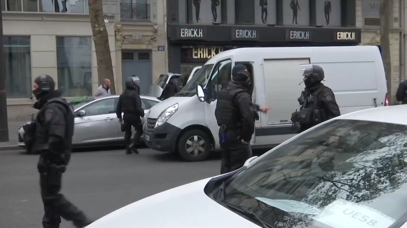 Security alert in Paris after government warning | World News | Sky News
