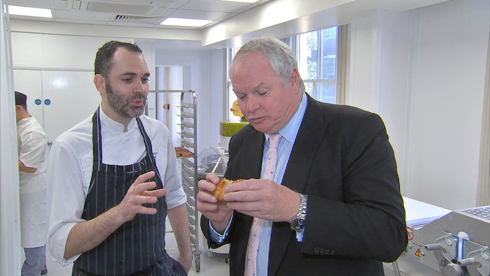 Cronuts in London: Adam Boulton tries one | Scoop News | Sky News