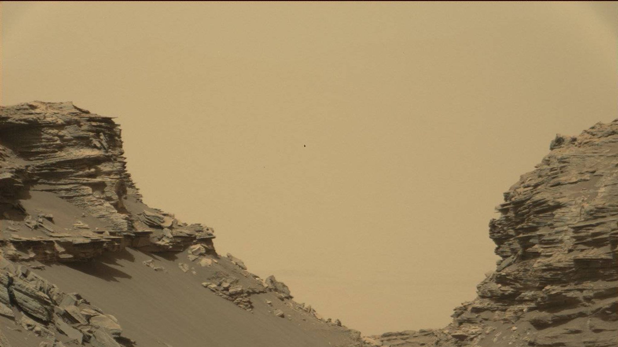 Striking Mars landscape captured in colour by NASA Rover | Science ...