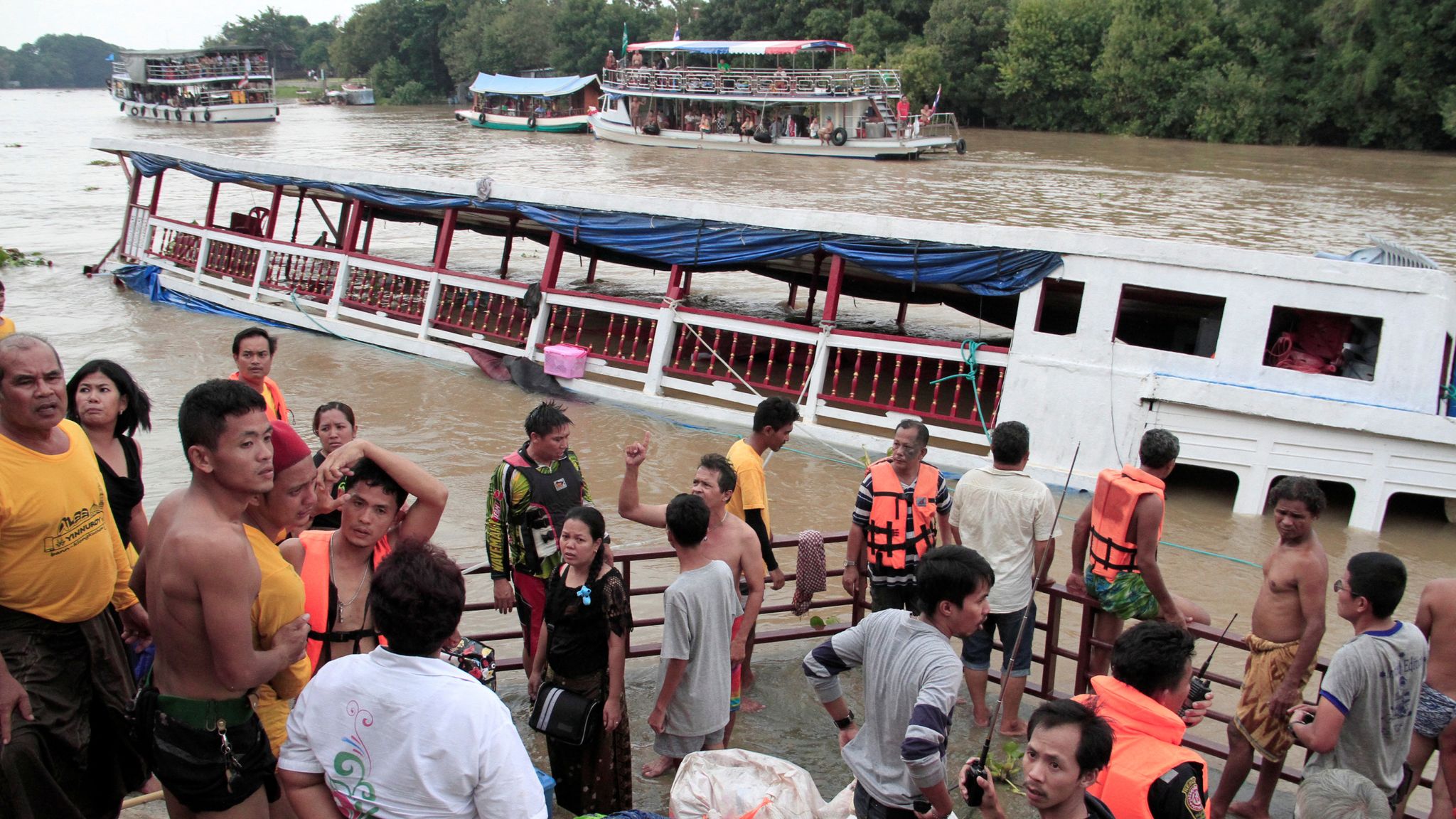 Deaths as 'overloaded' boat capsizes in Thailand | World News | Sky News