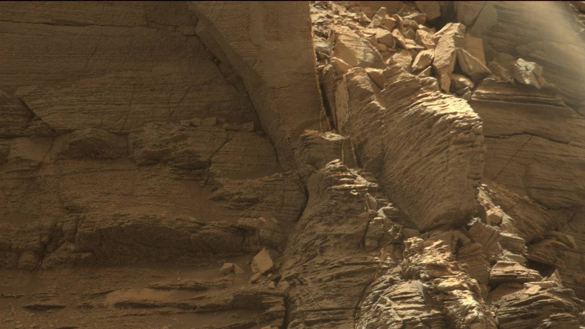 Striking Mars landscape captured in colour by NASA Rover | Science ...