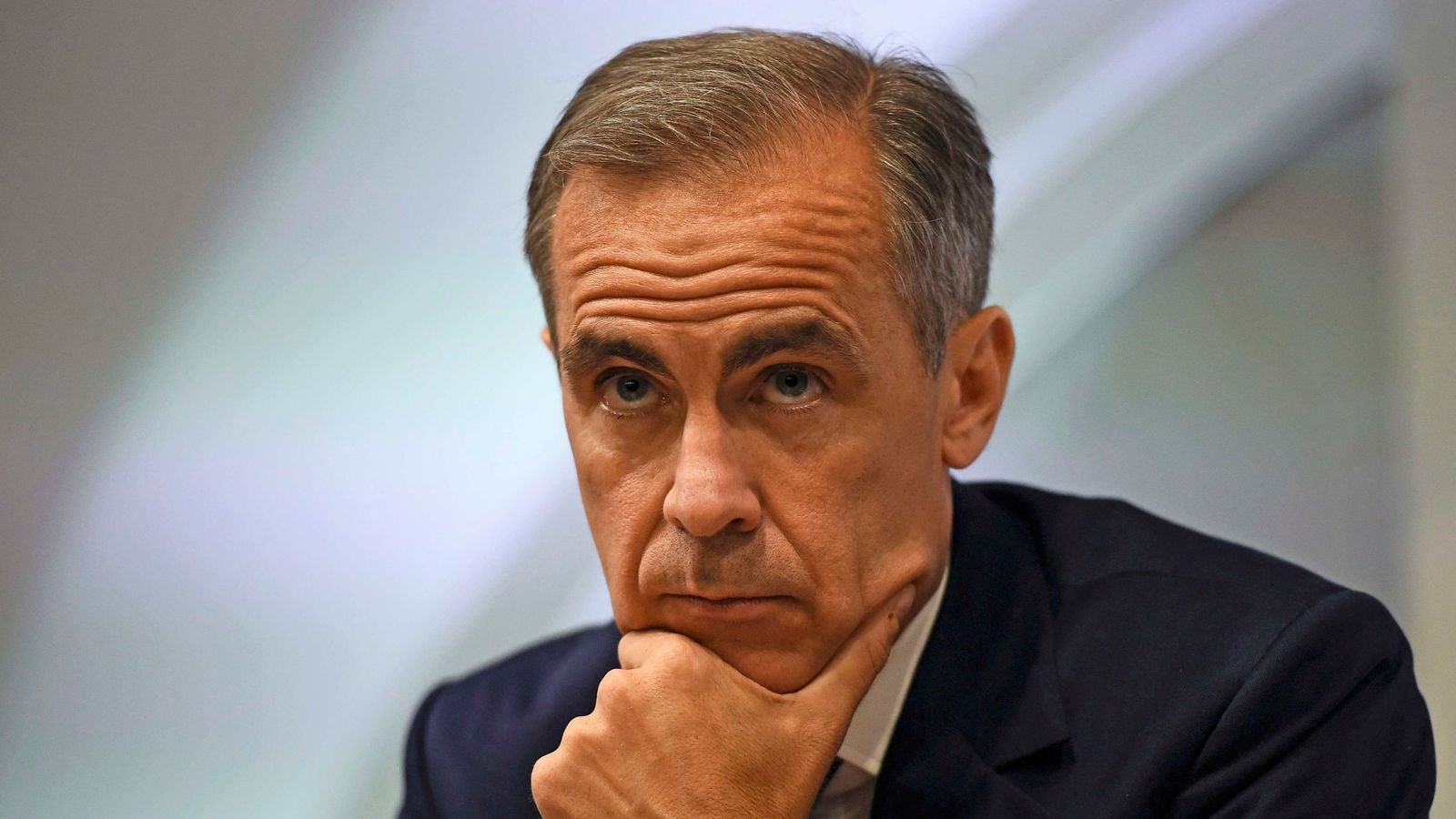 Mark Carney turns fire on politicians over low rates criticism | Money ...