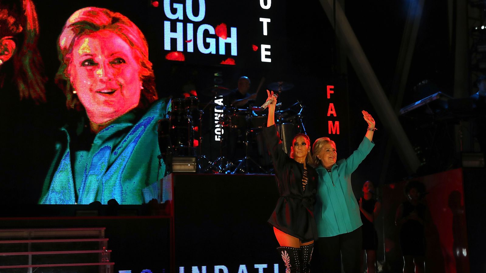 Hillary goes Lo at campaign concert | Scoop News | Sky News