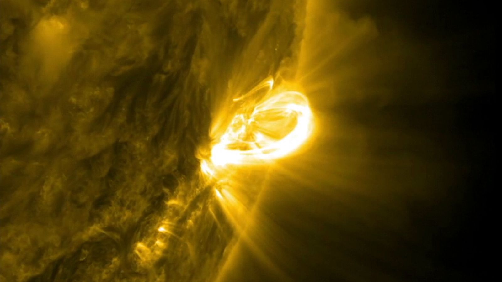 Stunning solar loop captured in NASA footage | World News | Sky News