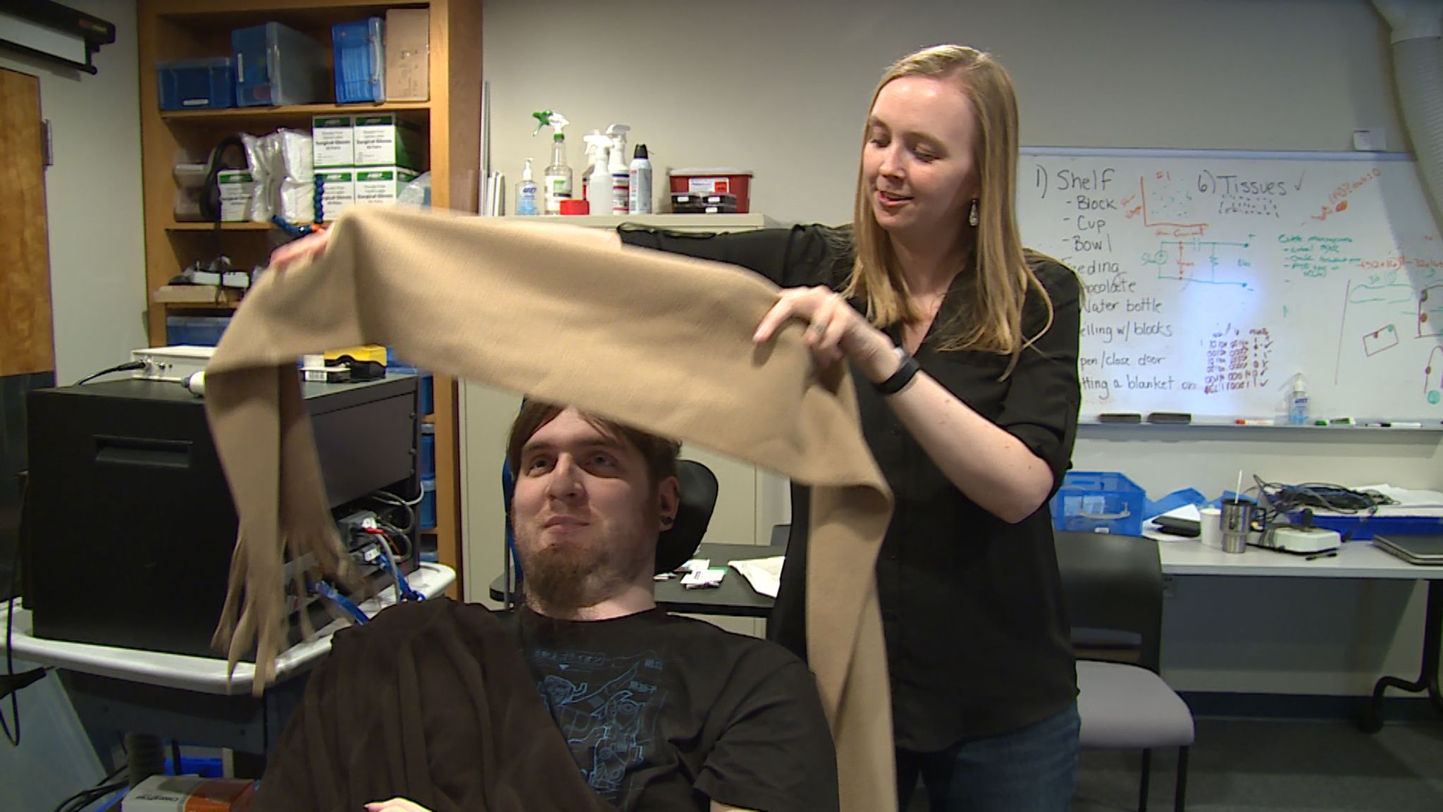 Mind-controlled robotic arm allows paralysed man to feel again | World News | Sky News