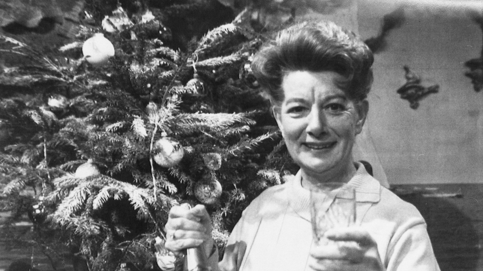 Former Coronation Street actress Jean Alexander dies aged 90 | Ents ...