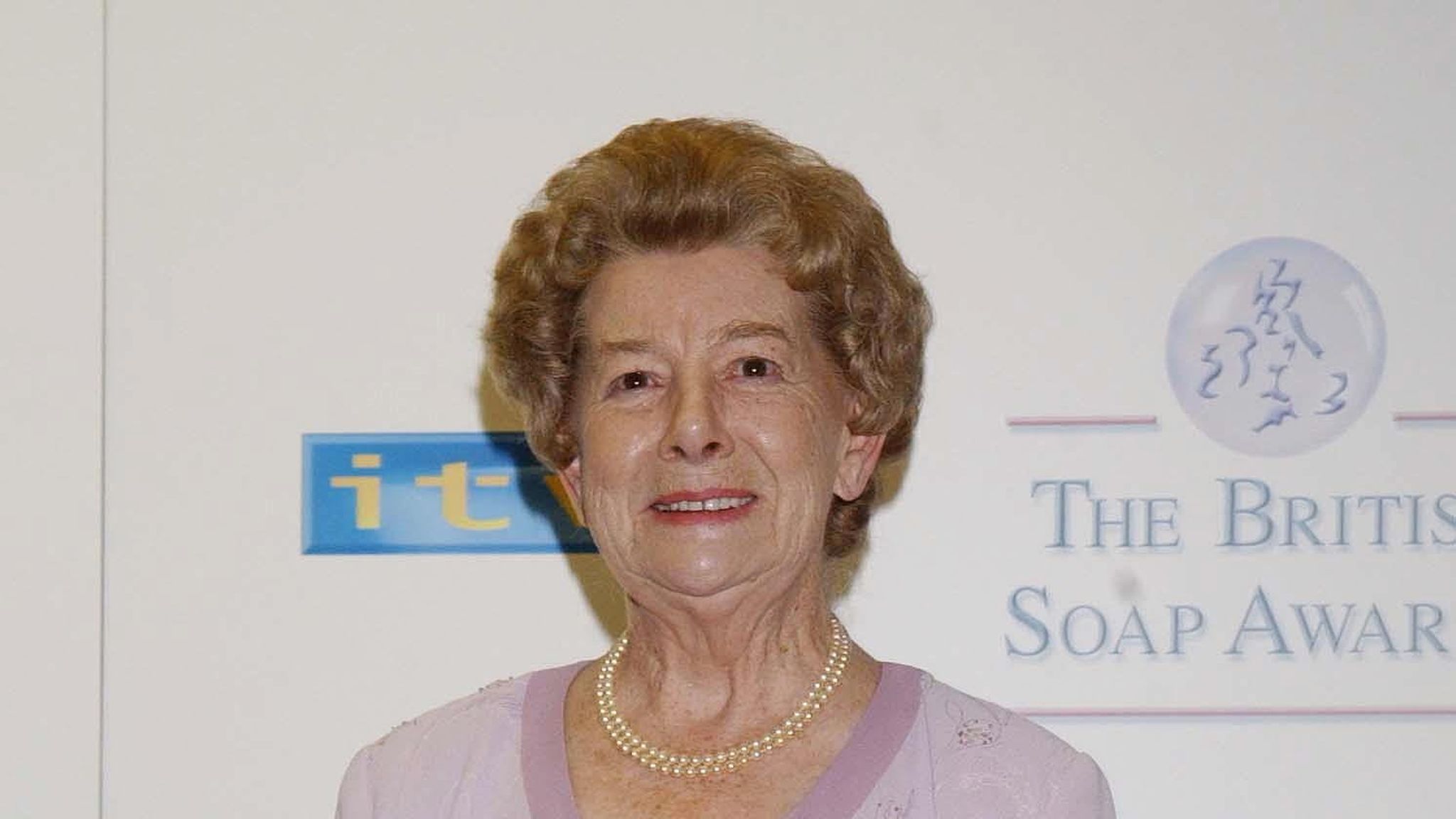 Former Coronation Street actress Jean Alexander dies aged 90 | Ents ...