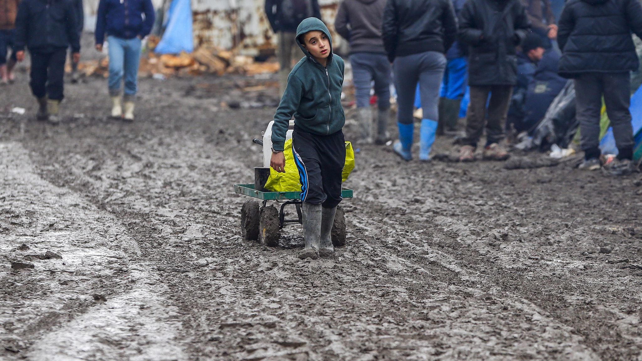 First 'jungle' camp minors arrive in UK from Calais | World News | Sky News