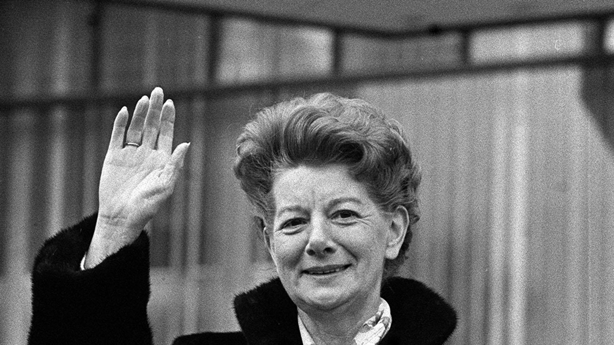 Former Coronation Street actress Jean Alexander dies aged 90 | Ents ...